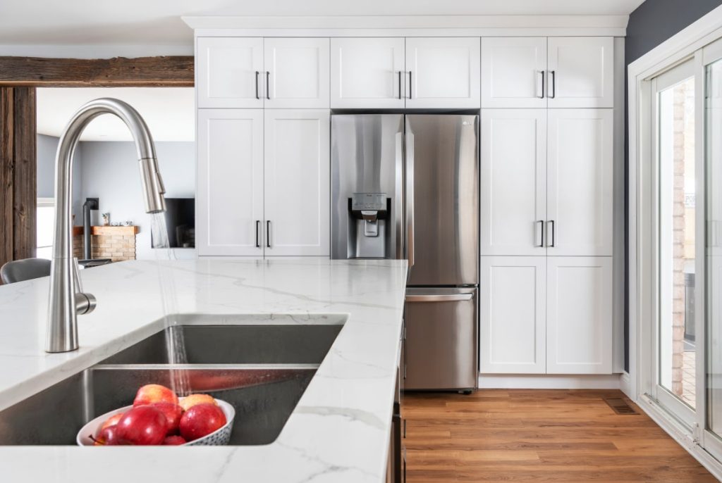 Lake Contemporary Kitchen - Laurysen Kitchens